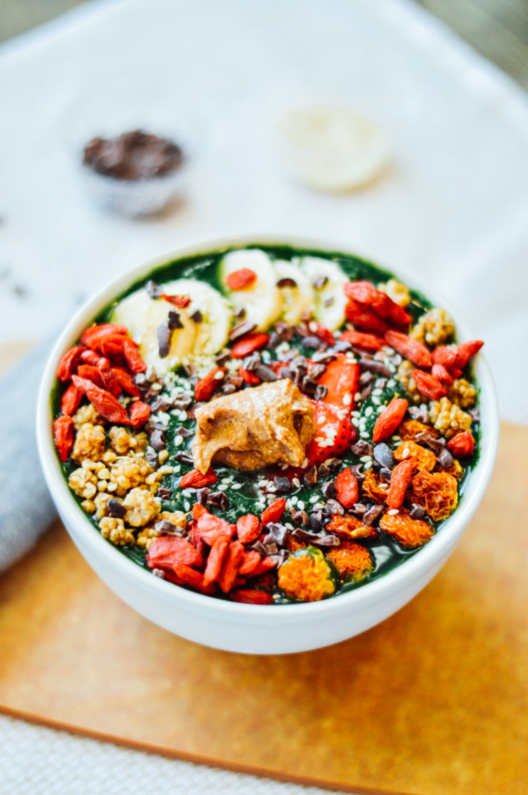 Detox Smoothie Bowl Inspiration | By Gabriella